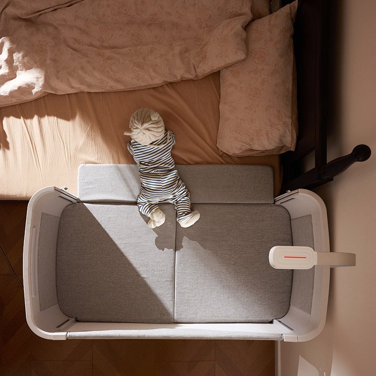 Foldable Mobile Smart Baby Crib with Camera and APP Control - chocchick